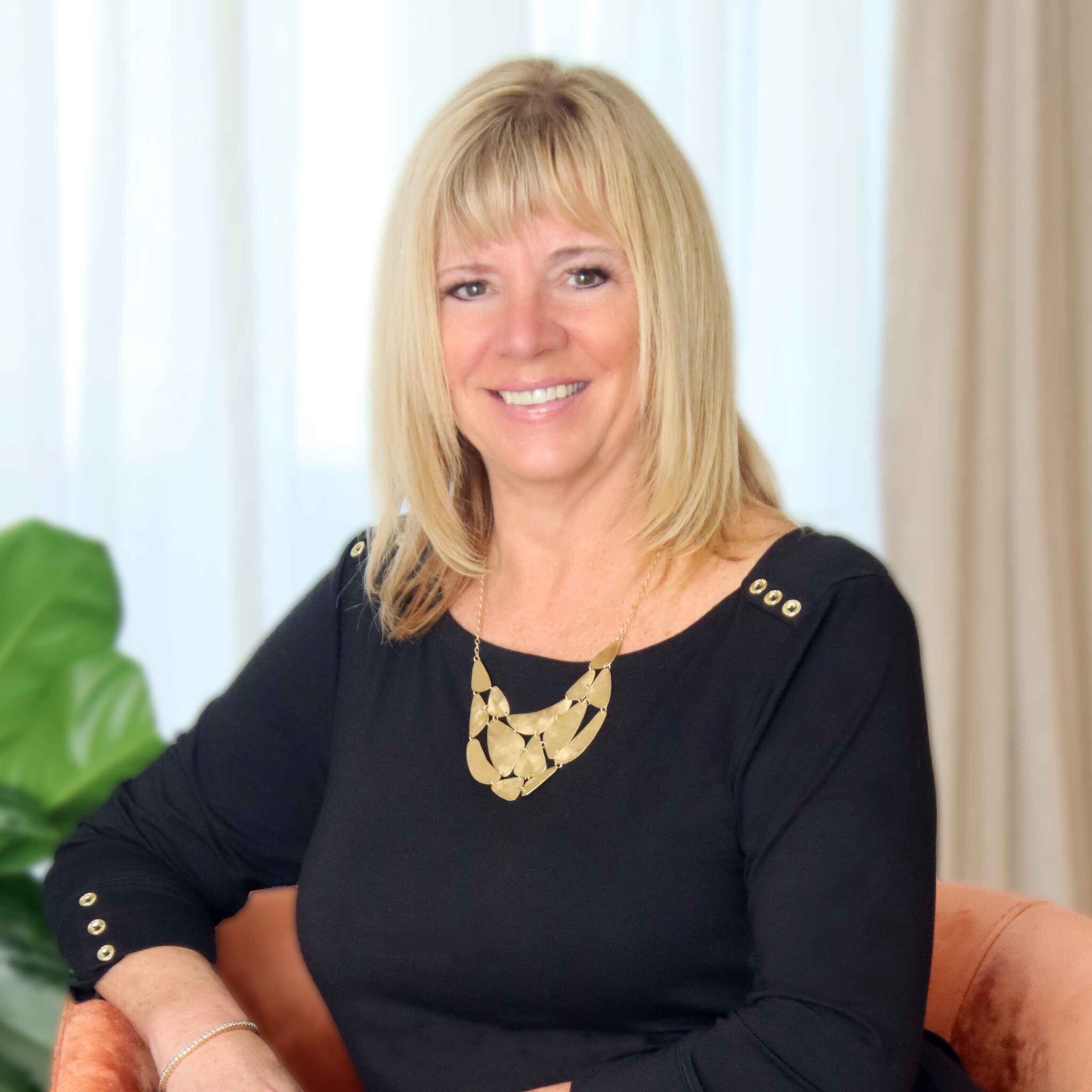 Welcome Back to Paradise - Sharon Lockwood Welcomes Guests to JW ...